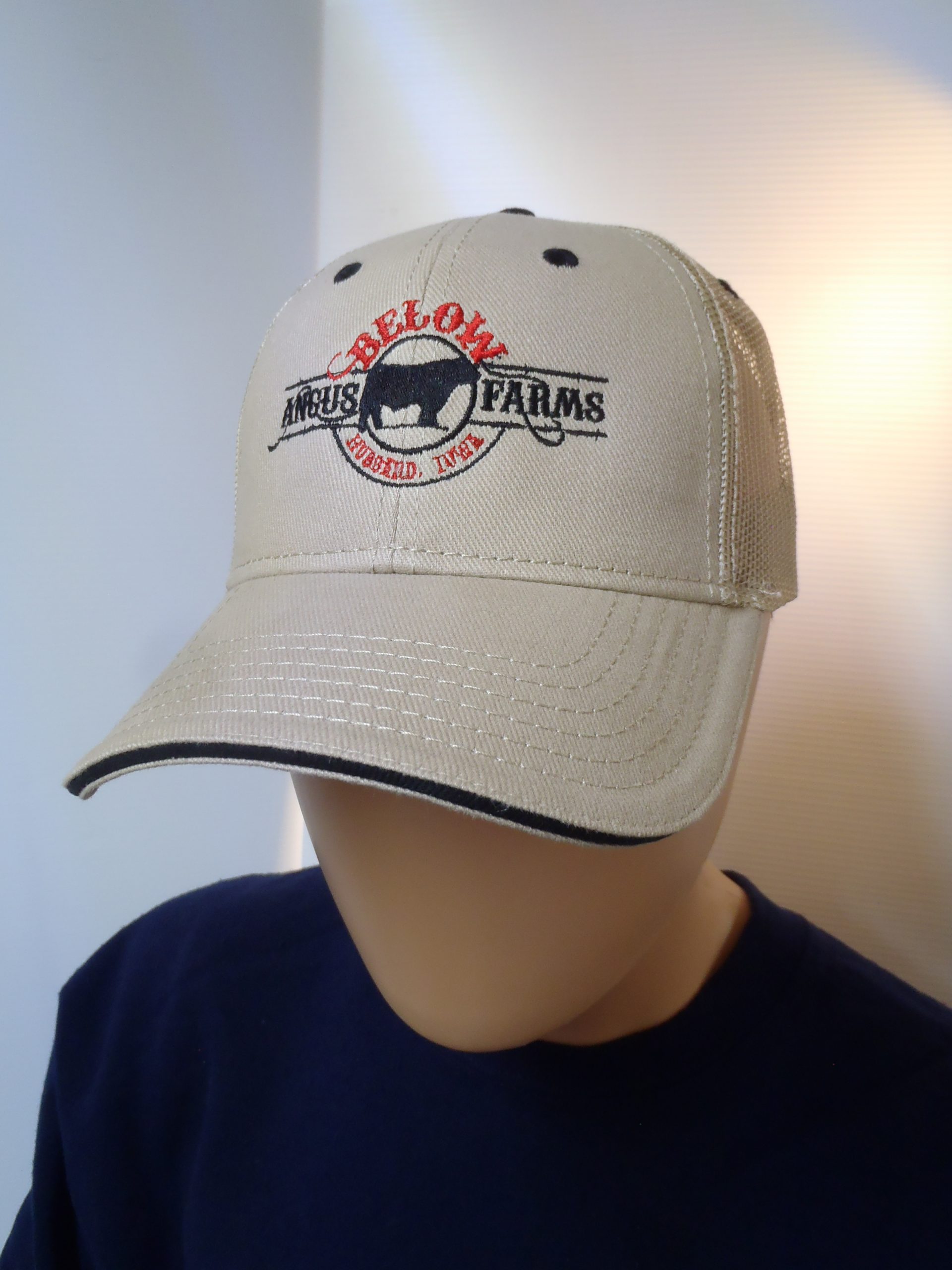 Below Angus Farms caps – Graphics Plus
